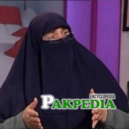 Farhat Hashmi - Biography, Family, Education, Career, & Teachings