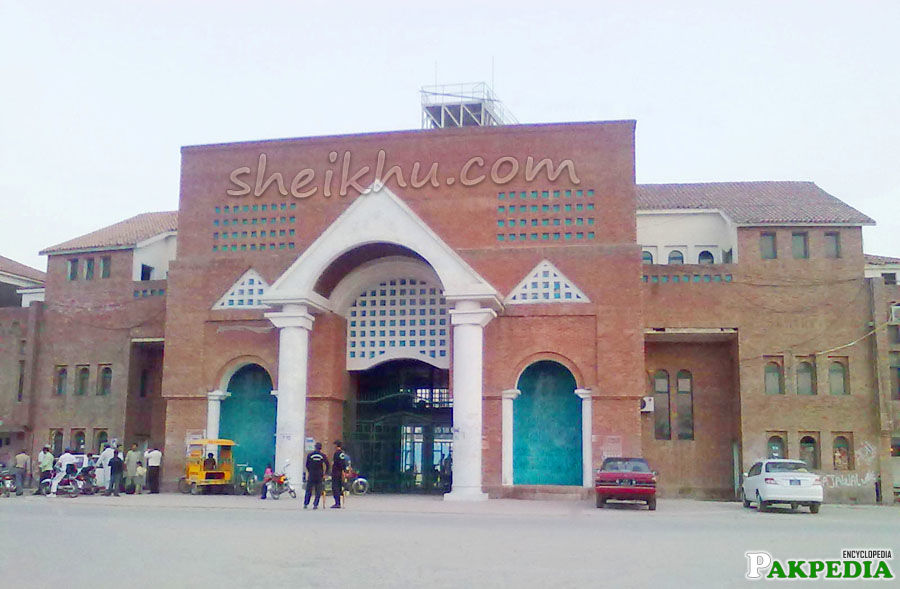 Sheikhupura - History, Location, Personalities and Famous Places